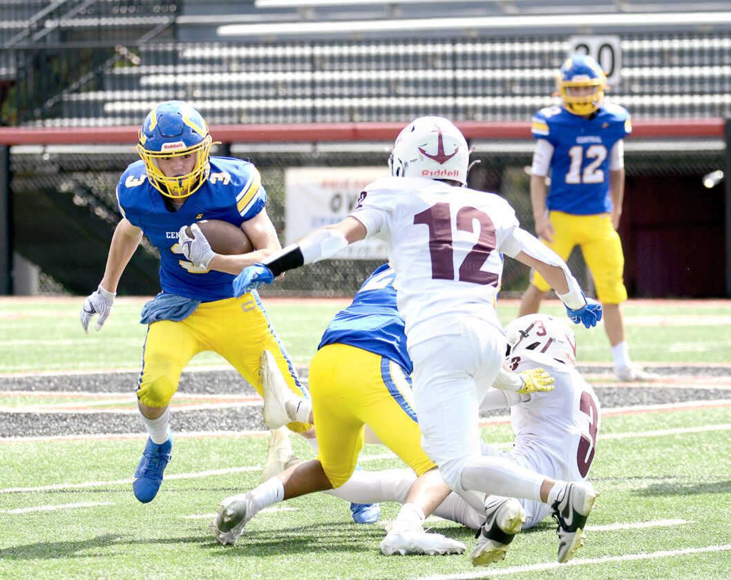 Crusaders hold off Fairport for homecoming win | News, Sports, Jobs ...